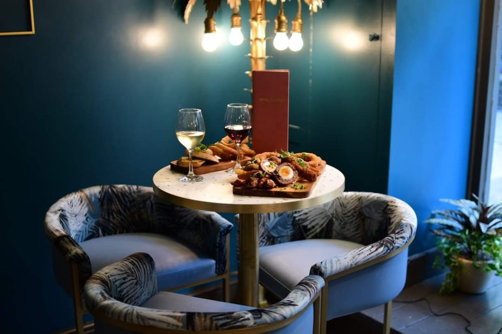 Social8 York Lounge Bar | Cocktails, wines, beers & more | Ate O'Clock